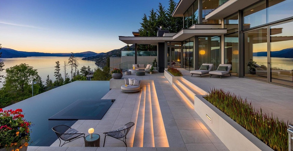 5 Trophy Lakefront and Oceanfront Estates in Kelowna and Victoria ...