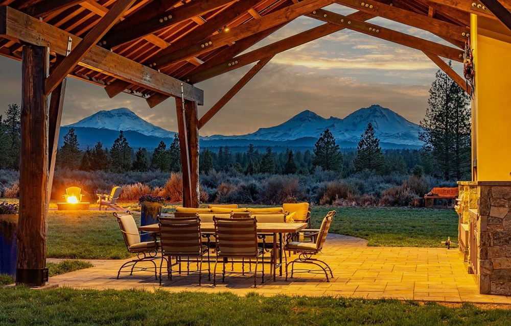 6 Oregon Homes Offering Affordable Living and Unique Residential Charm ...