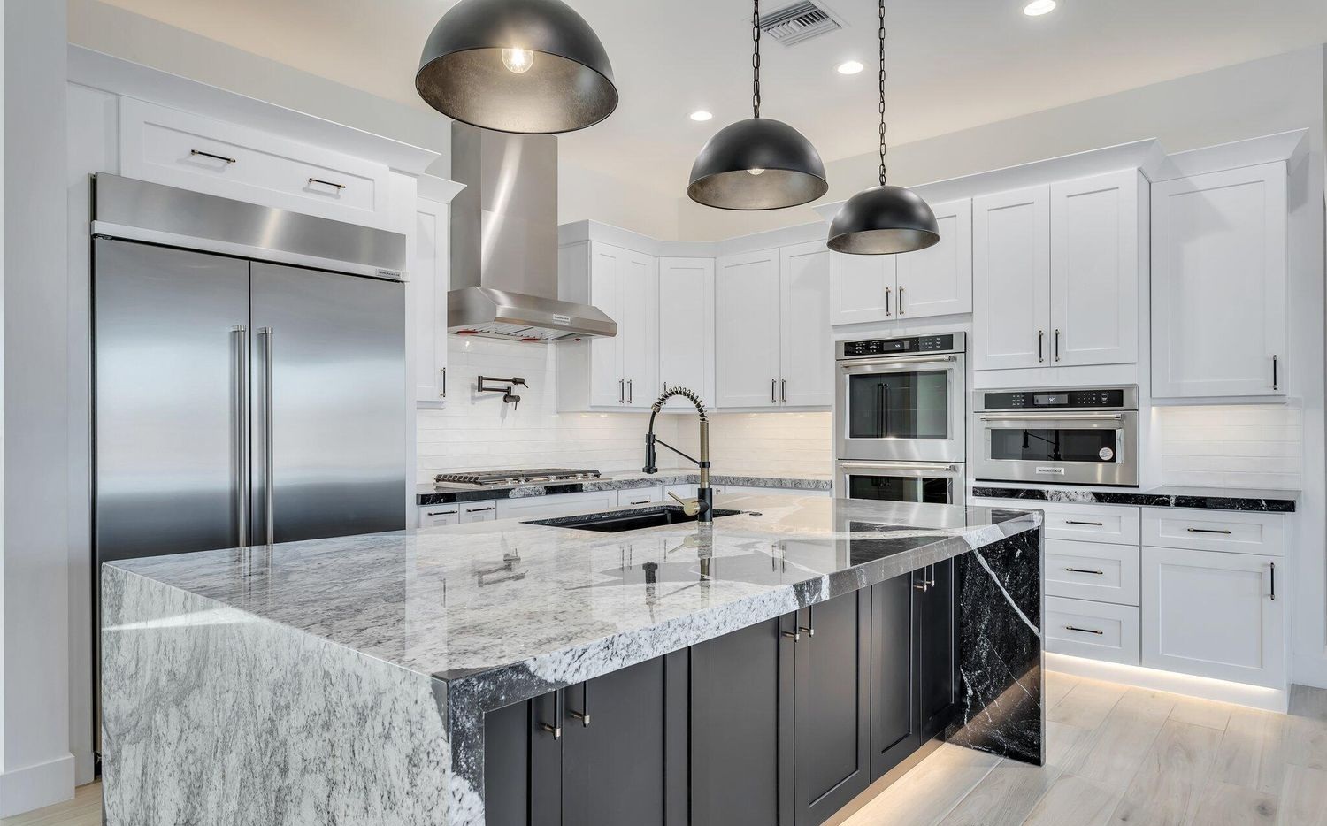 8 Arizona Luxury Estates Blending Timeless Elegance with Desert ...