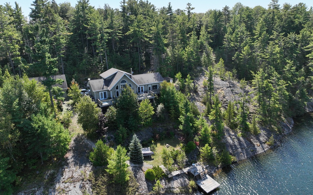 5 Ontario Residences Priced Near One Million with Distinctive Style and ...