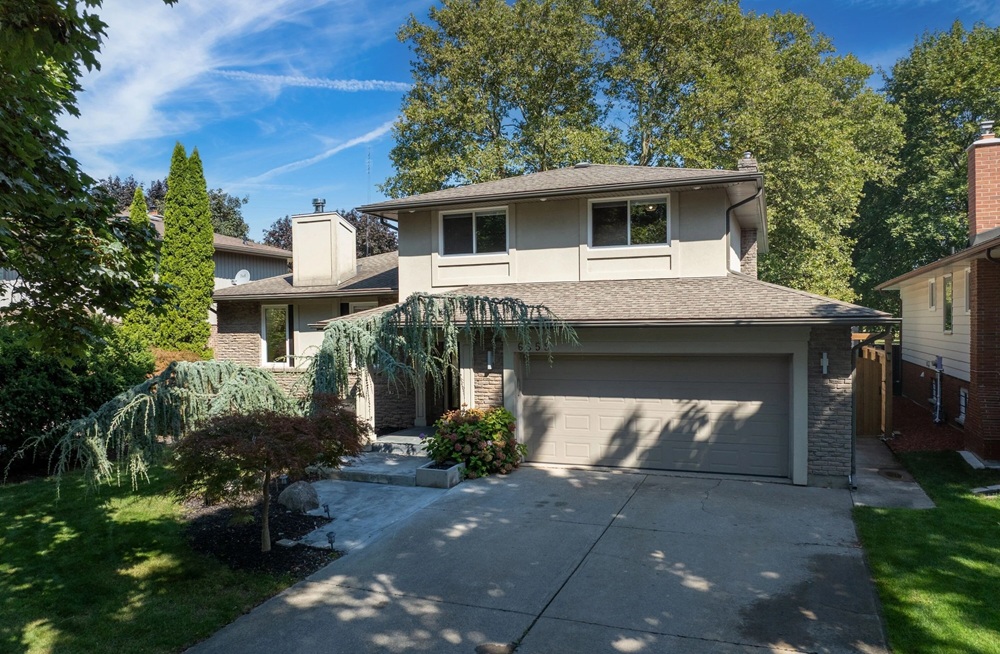 5 Ontario Residences Priced Near One Million with Distinctive Style and ...